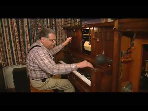 Joe Rinaudo Plays a 1926 Fotoplayer