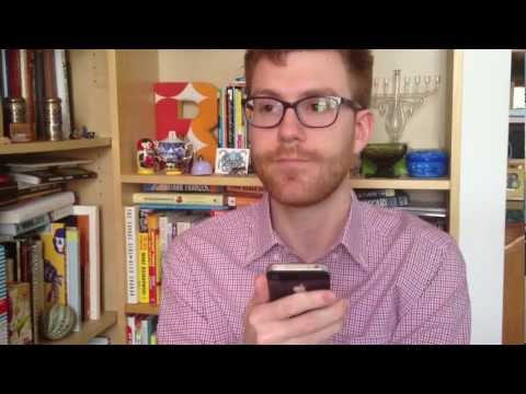 Siri Teaches Nick Douglas Spanish