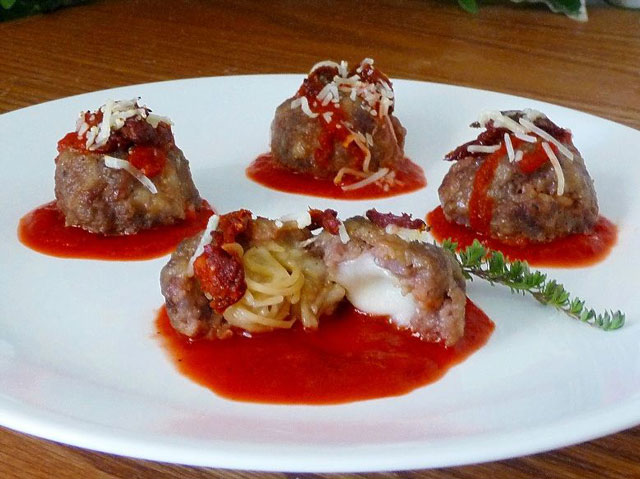 Spaghetti IN Meatballs, An Appetizer of Pasta Stuffed Inside Meatballs