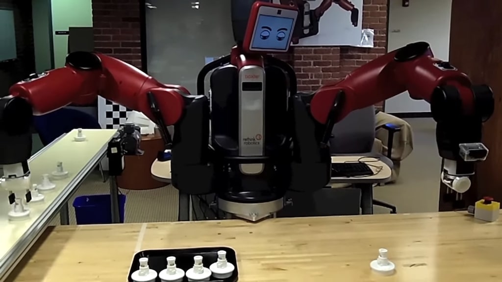 Baxter, A Manufacturing Robot That Can Work With Human Coworkers