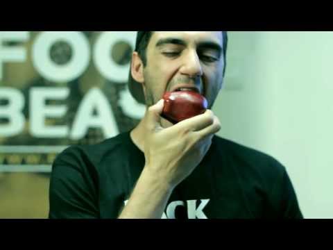 How to Eat an Apple the Correct Way and Not Be Wasteful