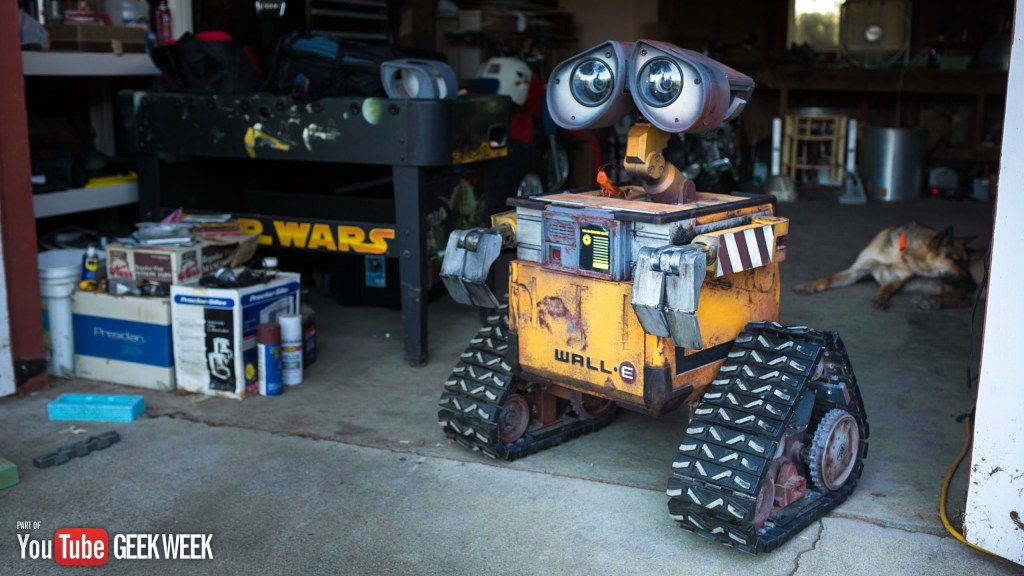 Building a Life-Sized, Remote-Controlled Wall-E Robot