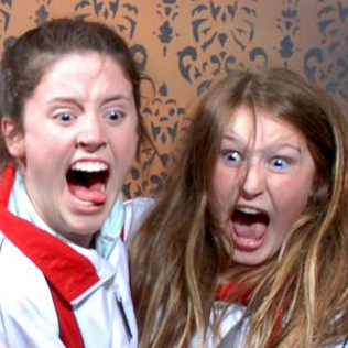 Hilarious Photos of People Freaking Out at a Haunted House