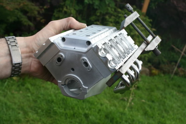 Model Enthusiast Makes His Own Functioning 1/4 Scale V8 Engine with ...