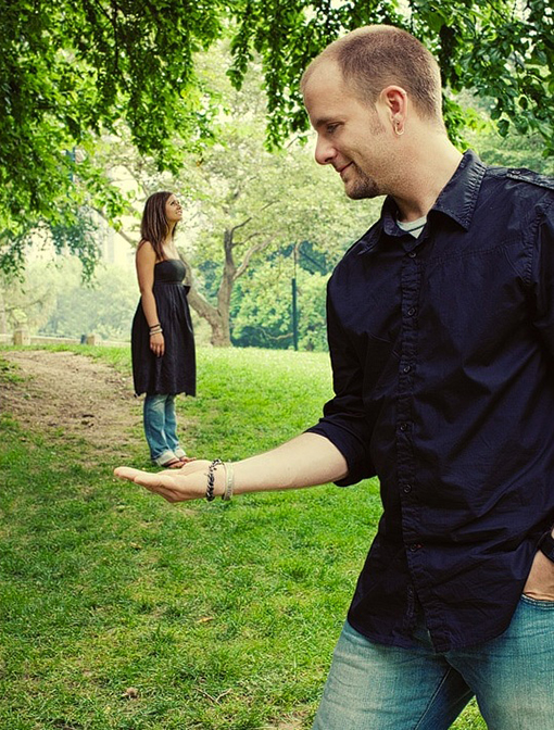 Bad Engagement Photos, A Collection of Funny and Awkward Engagement Photos