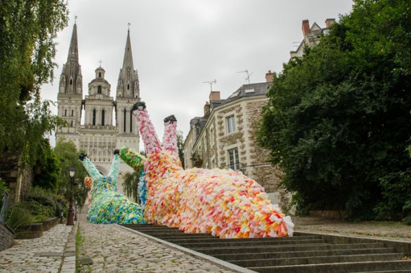 Giant Slug Sculptures Made Out of 40,000 Plastic Bags
