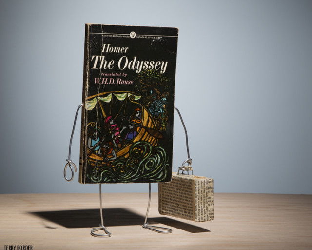 Clever Anthropomorphic Book Sculptures Using Metal Wire