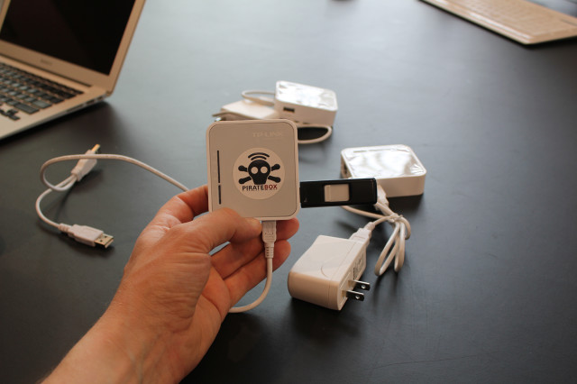 PirateBox, A DIY Device That Creates Offline Wireless Networks ...