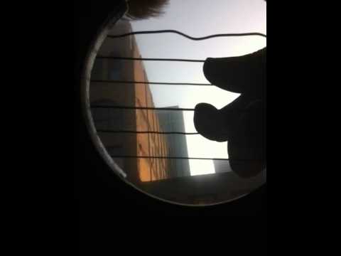 Oscillating Guitar String Effect Captured with iPhone Camera