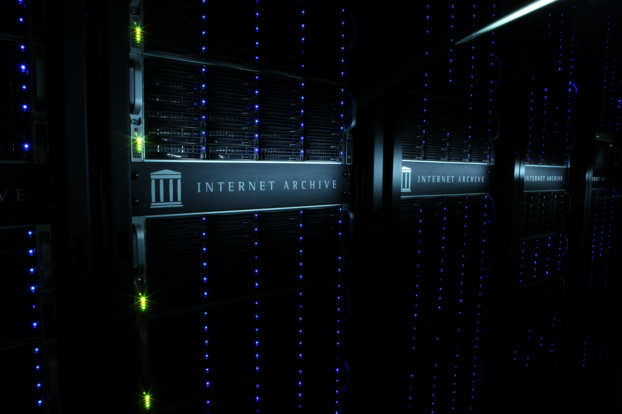 Light Painting Photos of the Internet Archive Headquarters in San Francisco