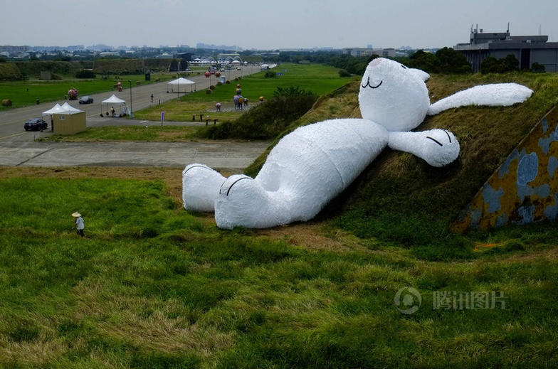 'Moon Rabbit', A Giant Paper Rabbit Sculpture in Taiwan