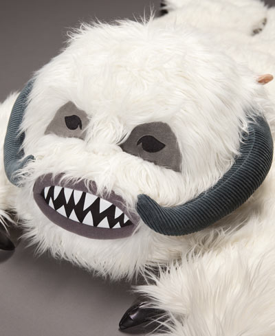 'Star Wars' Rug That Looks Like a Carnivorous Wampa Ice Creature From ...