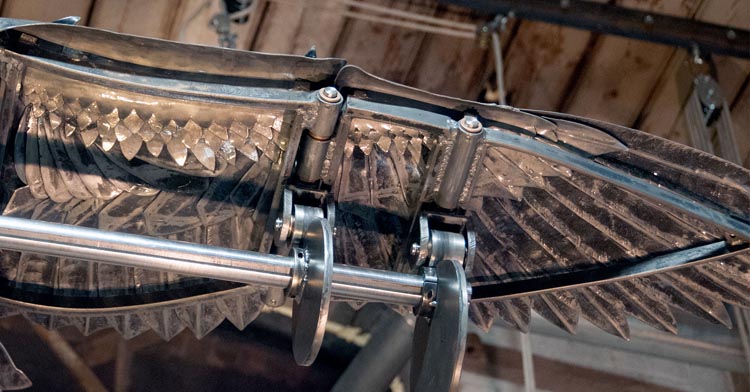 A Solar-Powered Kinetic Sculpture of a Bird That Flaps Its Wings Gracefully