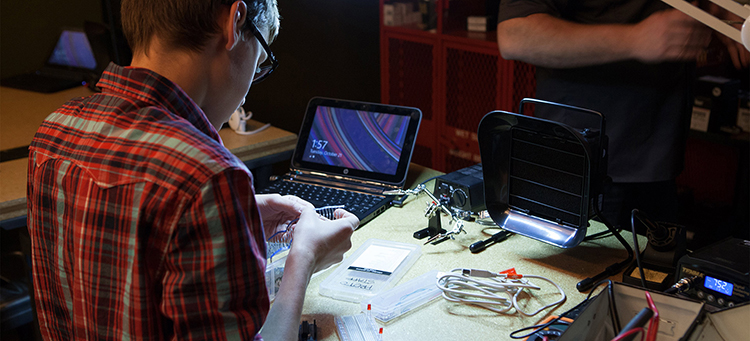 Proto BuildBar, A Makerspace & Bar Hybrid Located in Downtown Dayton ...