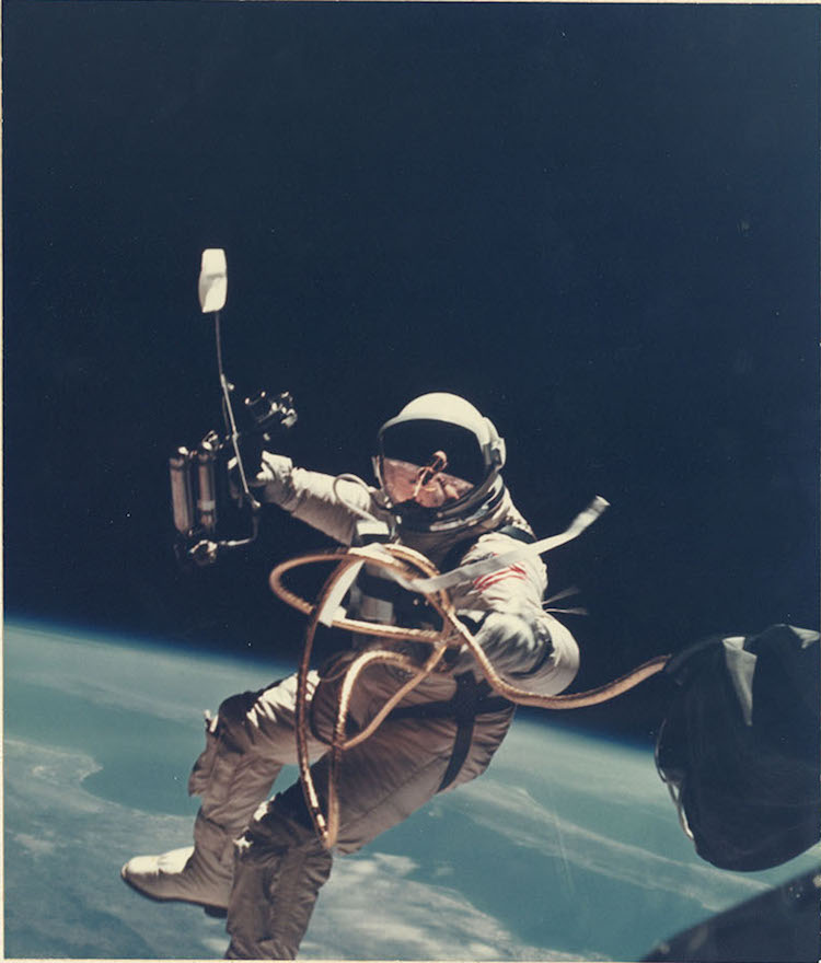 Rare Early Space Photographs Including the First-Ever Taken From Space ...
