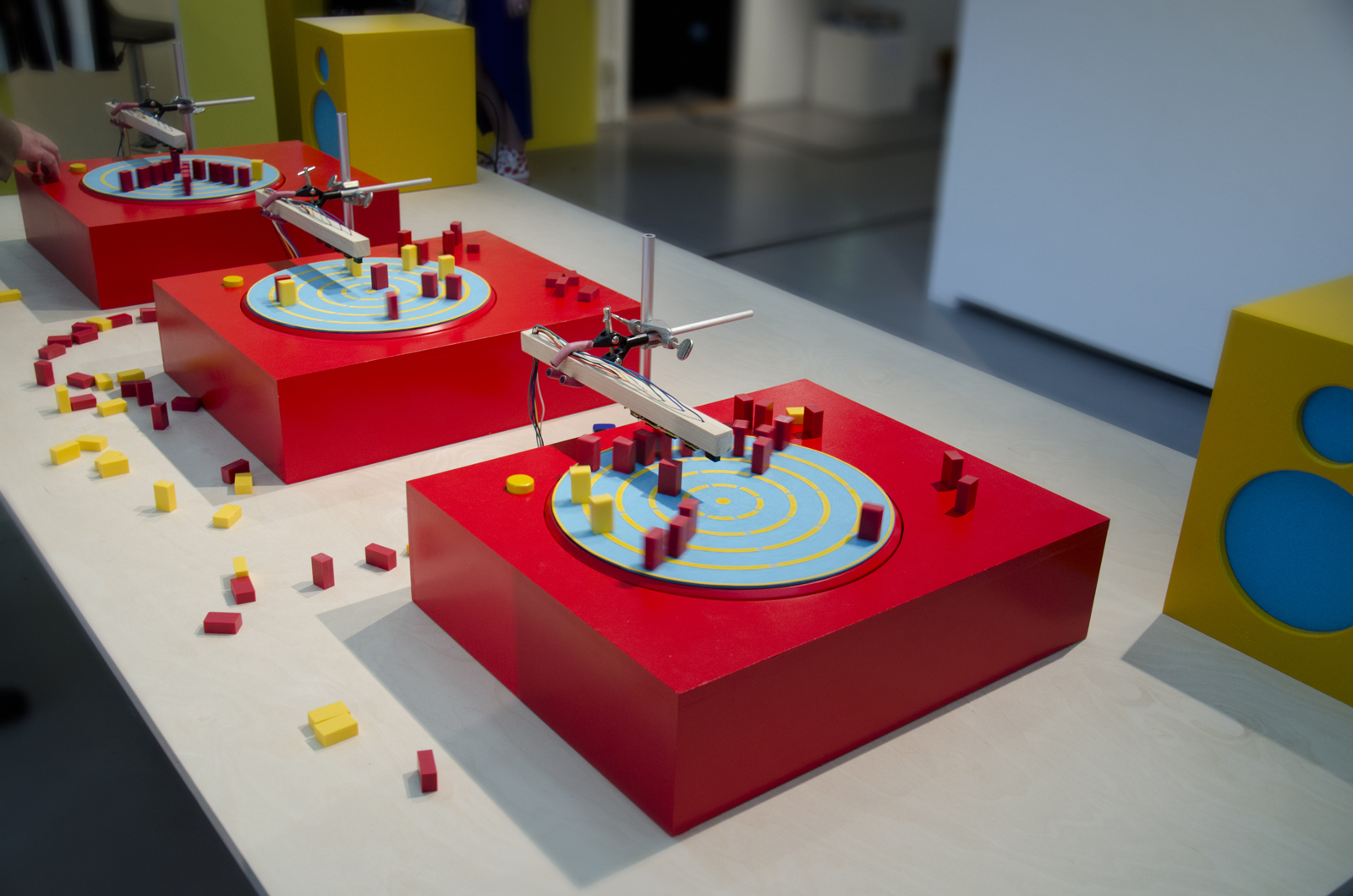 Beat Blox, A Clever System That Uses Wooden Blocks Placed on Turntables ...