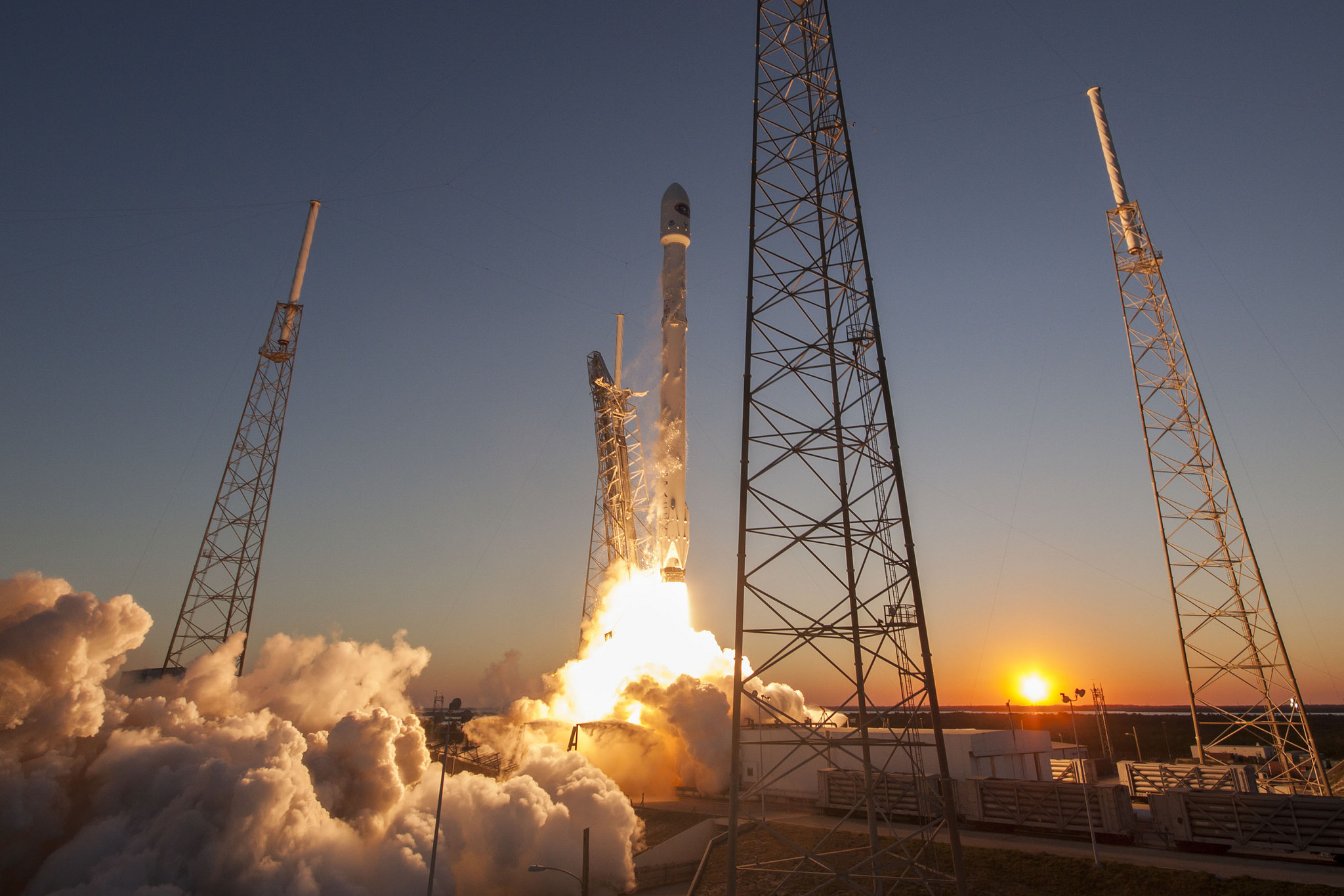 SpaceX Will Release All Photos Freely to the Public Under a Creative ...