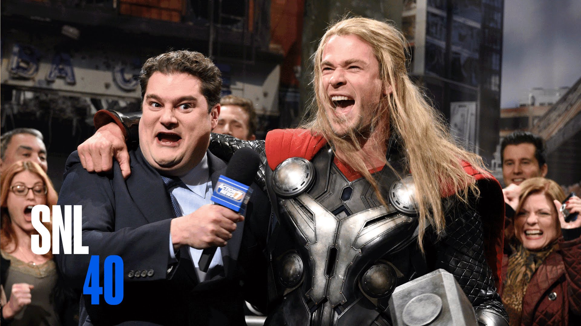Chris Hemsworth Plays Thor & Celebrates the Avengers Defeat of Ultron ...