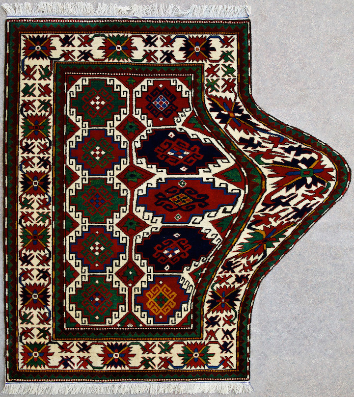 Artist Creates Traditional Azerbaijani Rugs That Look Digitally Distorted