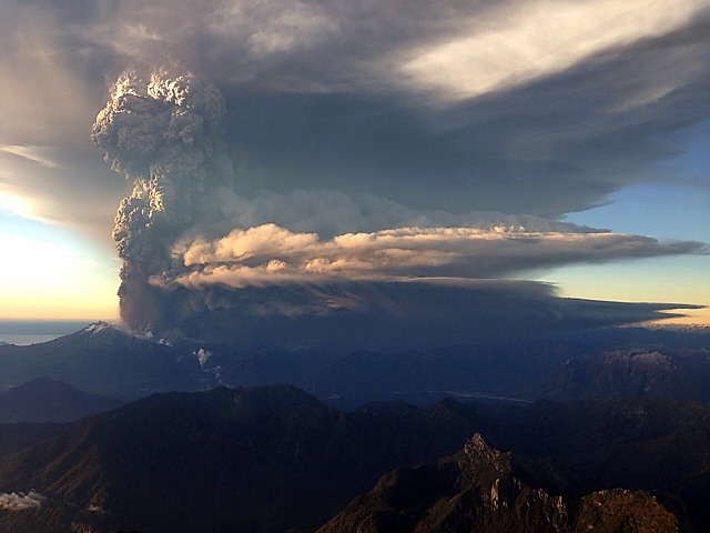 Magnificent Time-Lapse Footage of the Calbuco Volcano Erupting in Chile