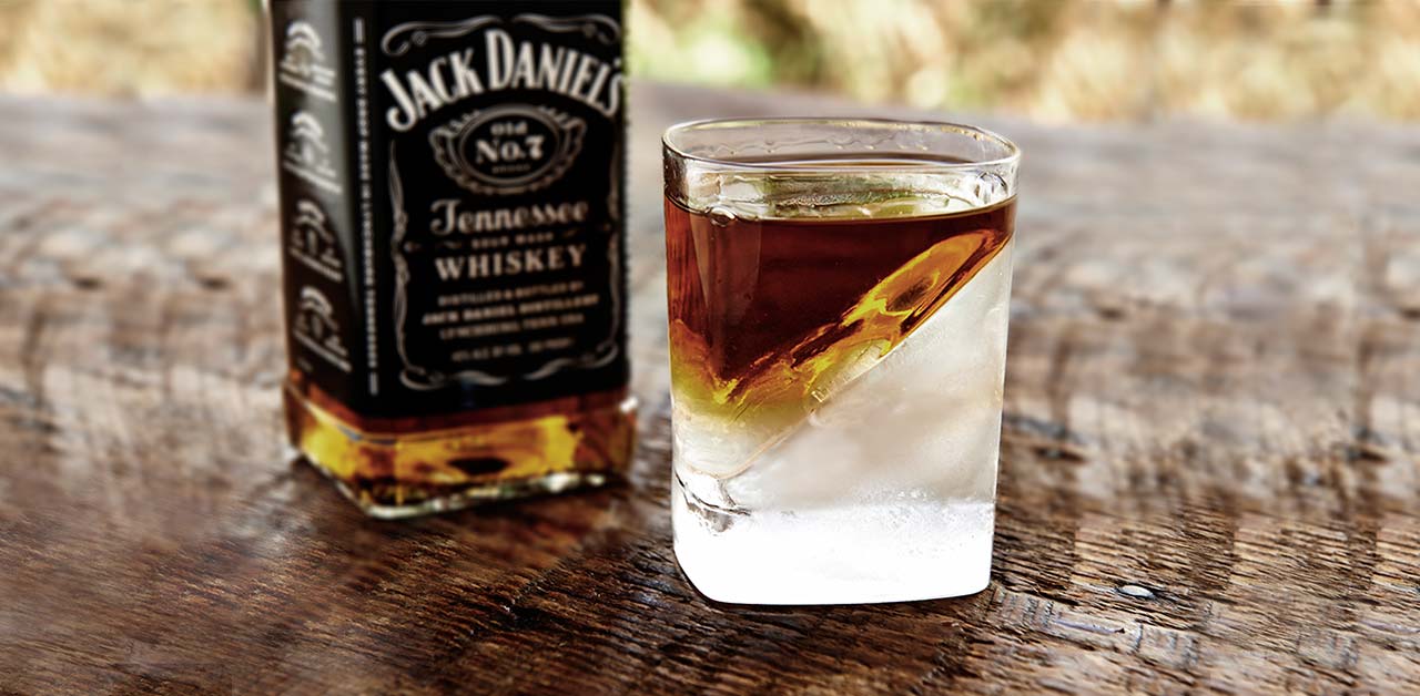 Whiskey Wedge, A Slanted Silicone Mold That Freezes Water Inside a ...