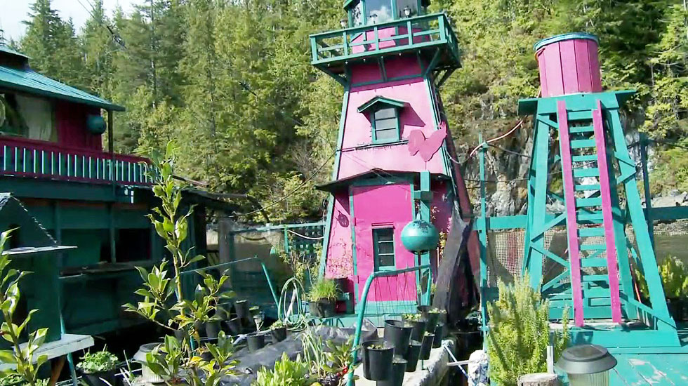 Freedom Cove, An Off-the-Grid Houseboat and Farm Located on 12 Floating ...