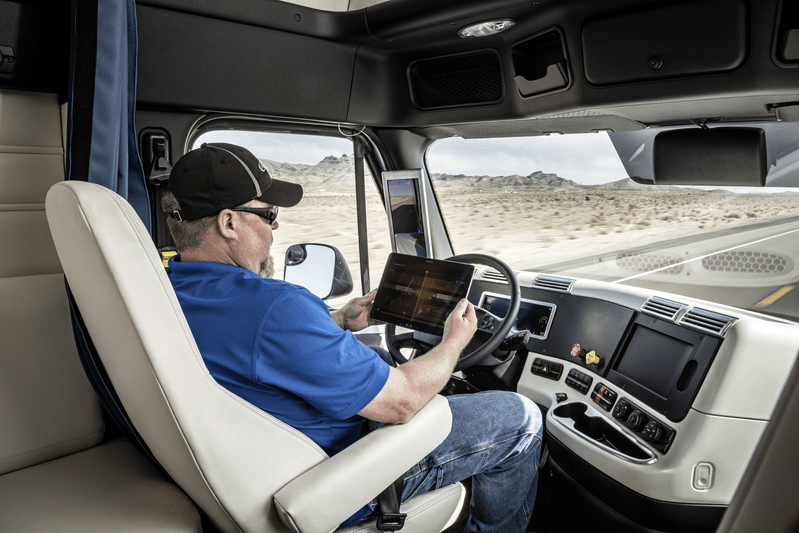 Freightliner Introduces a Prototype Commercial Semi-Trailer Truck That ...