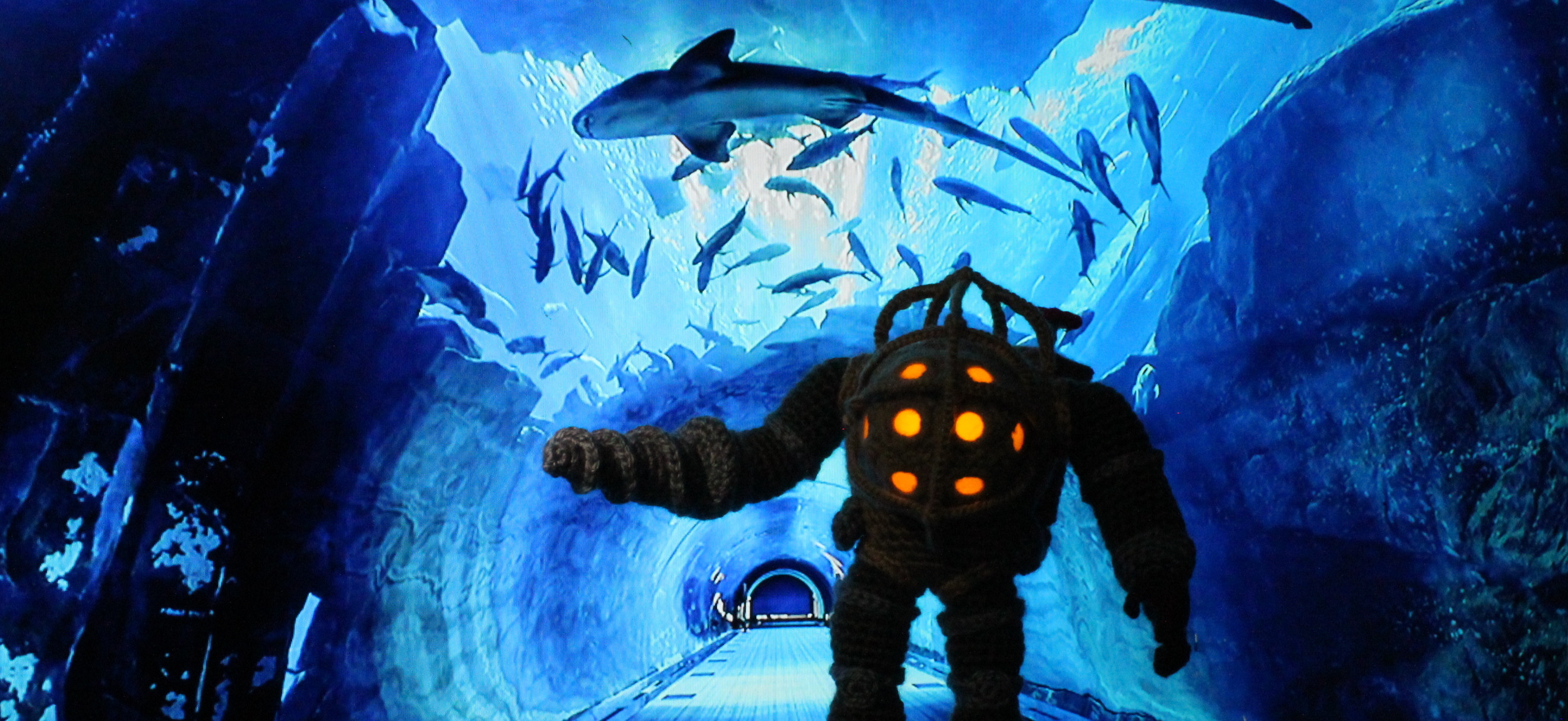 Wonderfully Crocheted Bioshock Big Daddy Figures With Working Red and ...