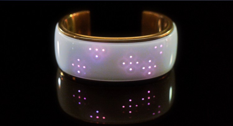 A Color-Customizable Bracelet That Pairs With a Smartphone to Send ...