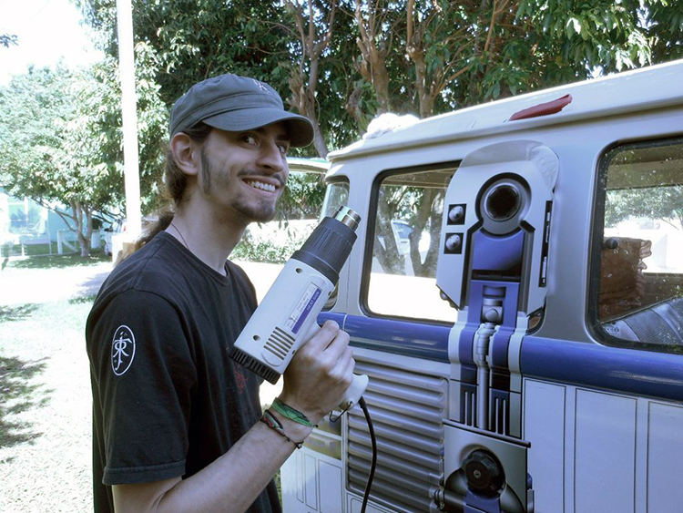 Artist Creates a 'Star Wars'-Themed Volkswagen Bus by Covering It in a ...