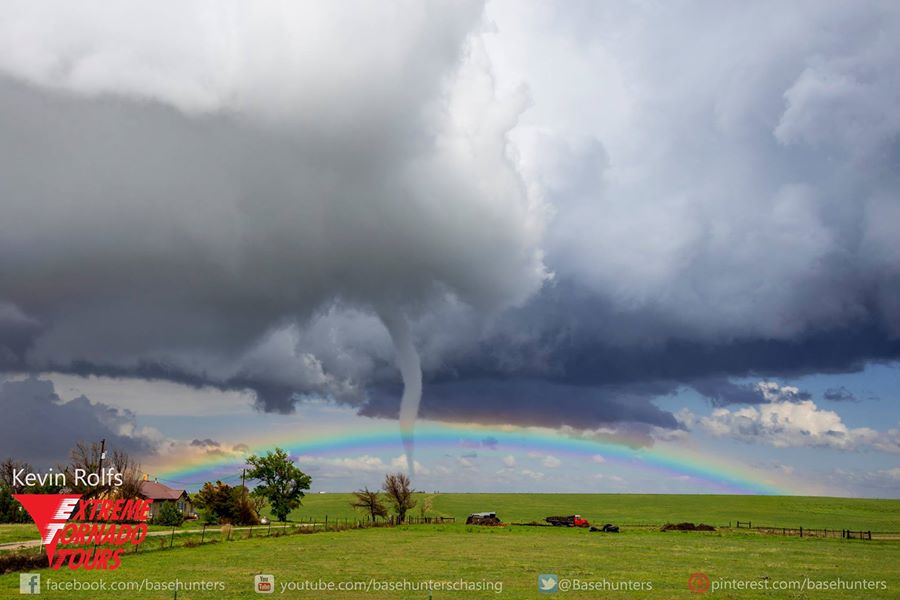 Storm Chasers Capture Multiple Tornadoes on Camera Together With a ...