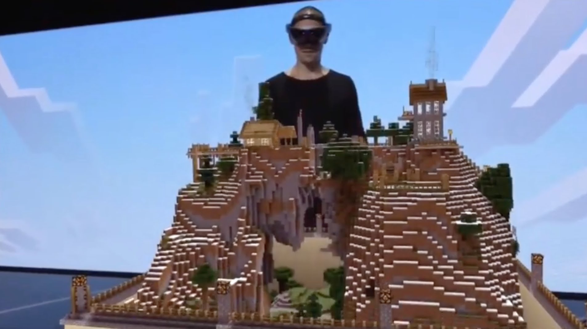 An Incredible Demonstration of 'Minecraft' Using the Hologram-Producing ...
