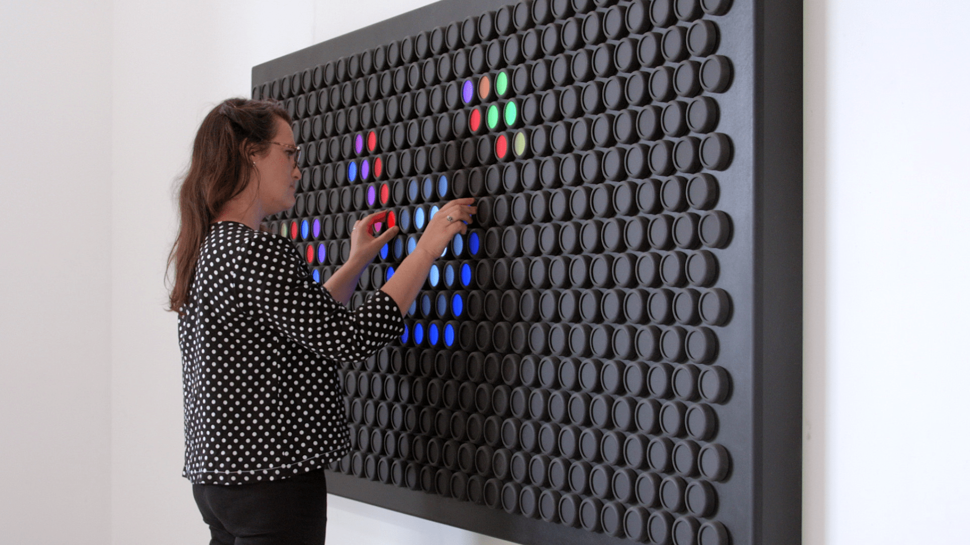 Everbright, An Artistic Device Made up of Adjustable Color Dials That ...