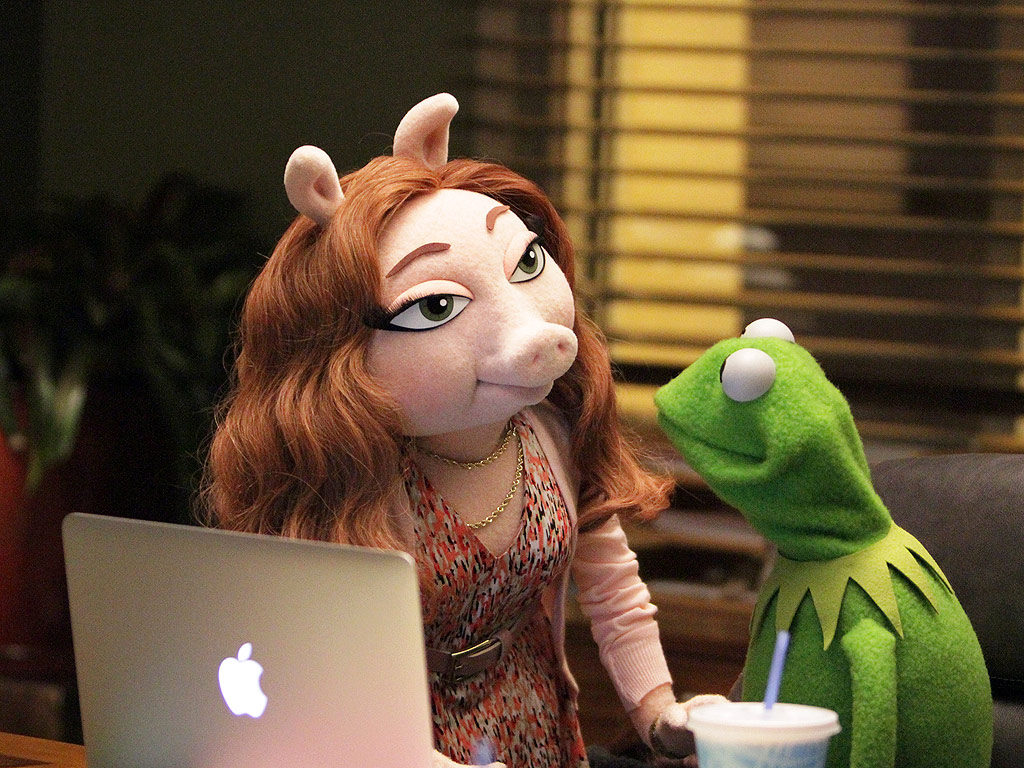 Photos of Kermit the Frog's New Love Interest Denise From the Upcoming ...