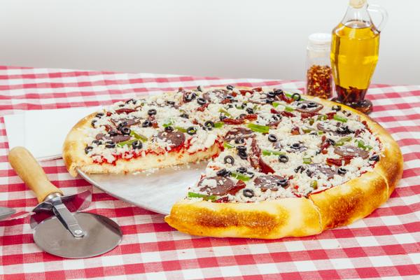 Step-by-Step Instructions Showing How to Make a Cake That Looks Just ...