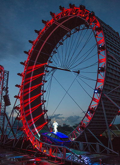 Stunt Driver Defies Gravity by Completing the World's Largest Ever Loop ...