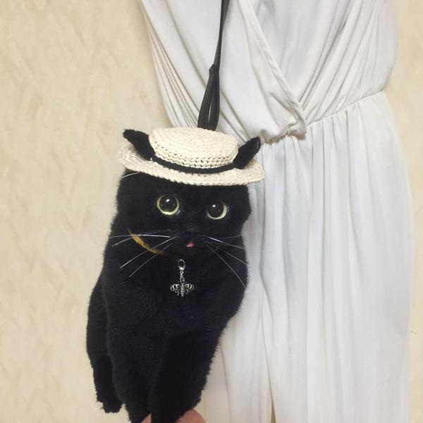 Incredibly Realistic Plush Cat Handbags