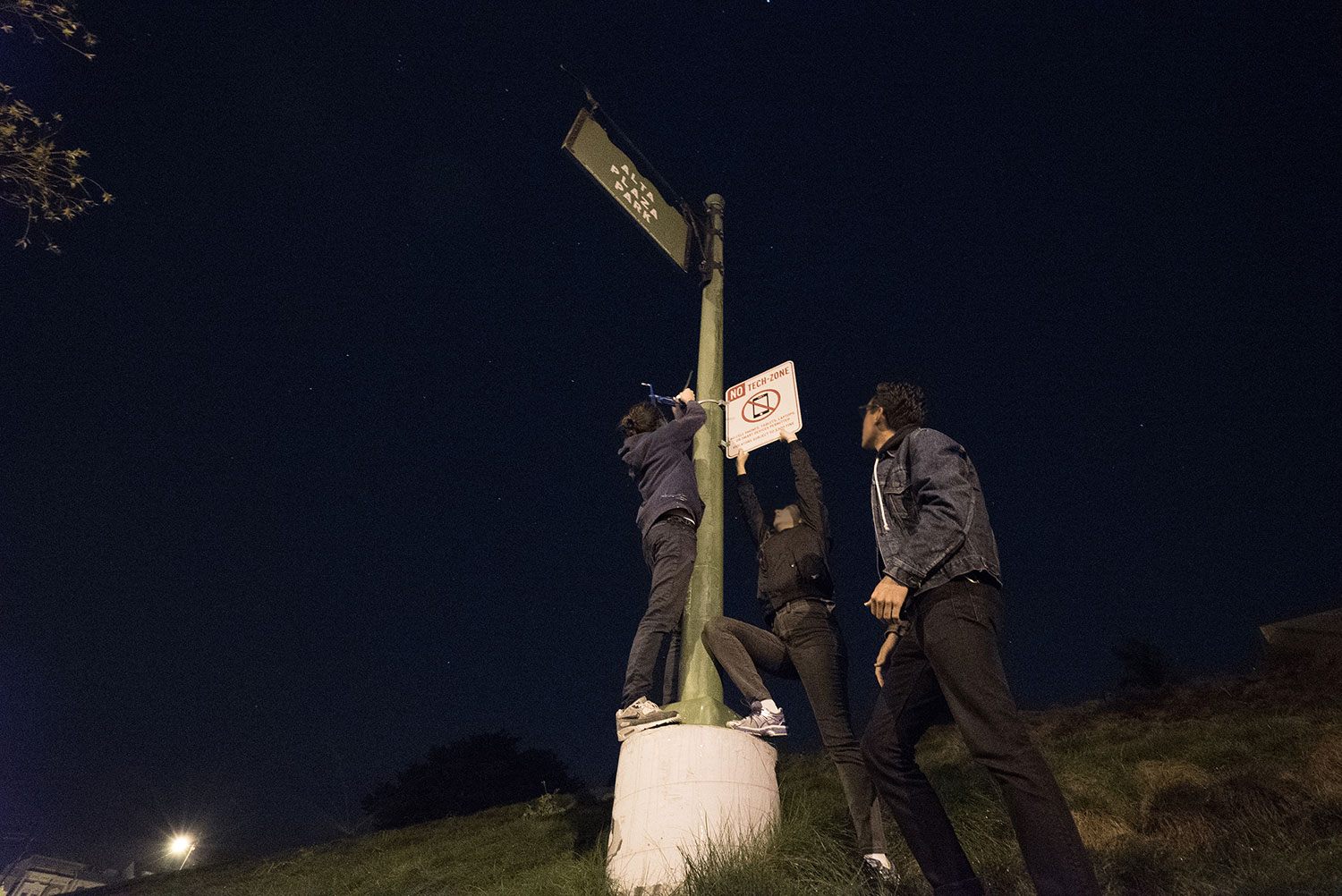 An Art Project Featuring 'No Tech-Zone' Signs Placed in San Francisco ...