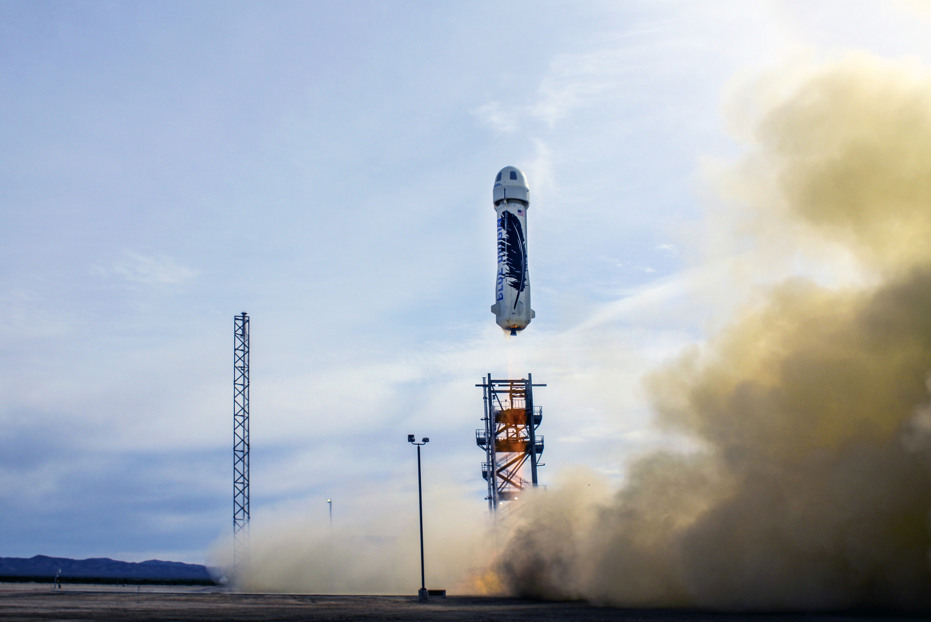 Blue Origin Makes History by Landing Its Reusable 'New Shepherd' Rocket ...