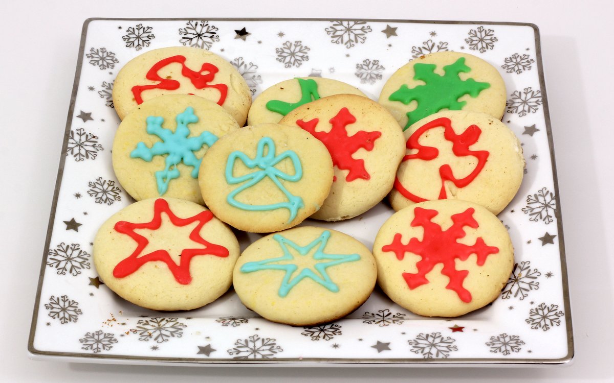 A Clever Machine That Ices Cookies With Festive Designs Built Using ...
