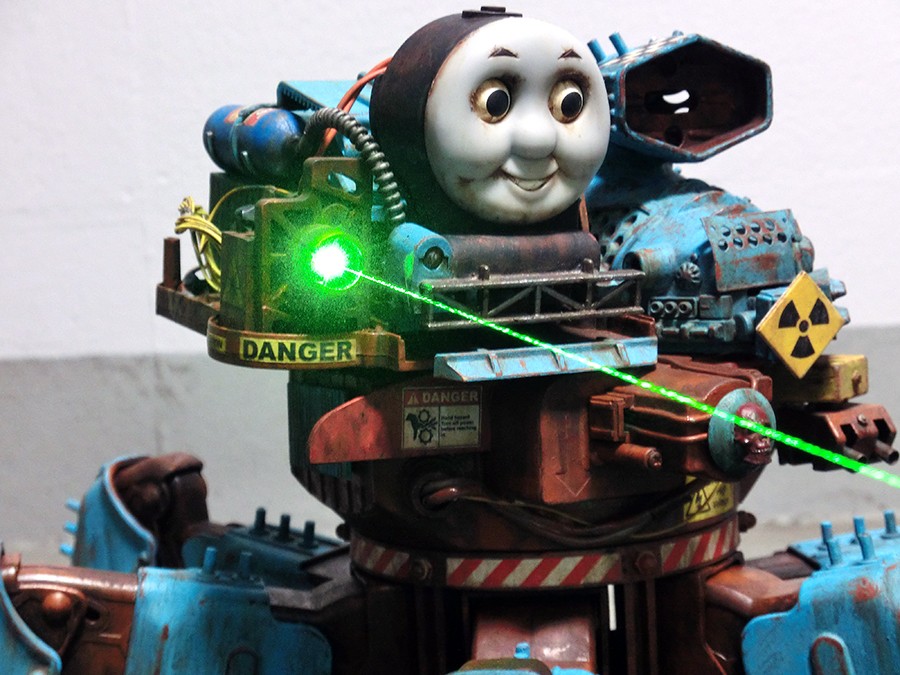 Sculptor Creates a Laser Equipped Post-Apocalyptic Thomas the Tank ...