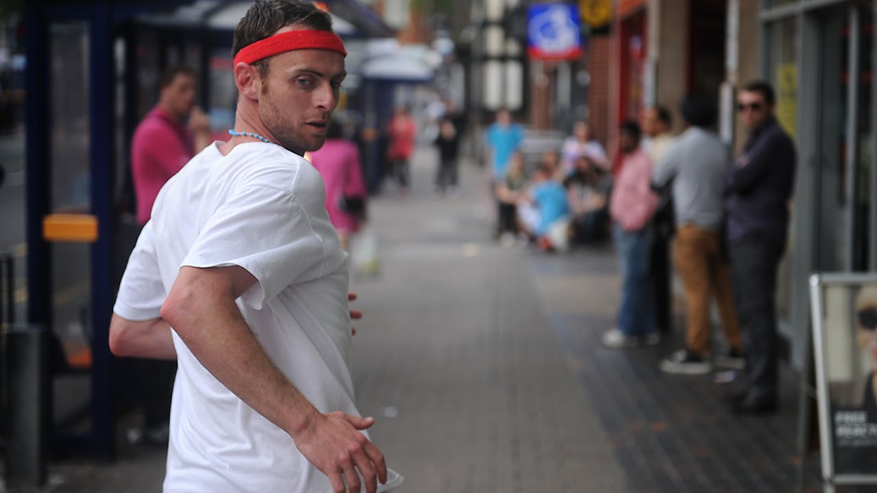 The World Backwards Running Champion Demonstrates His Unusual Talent ...