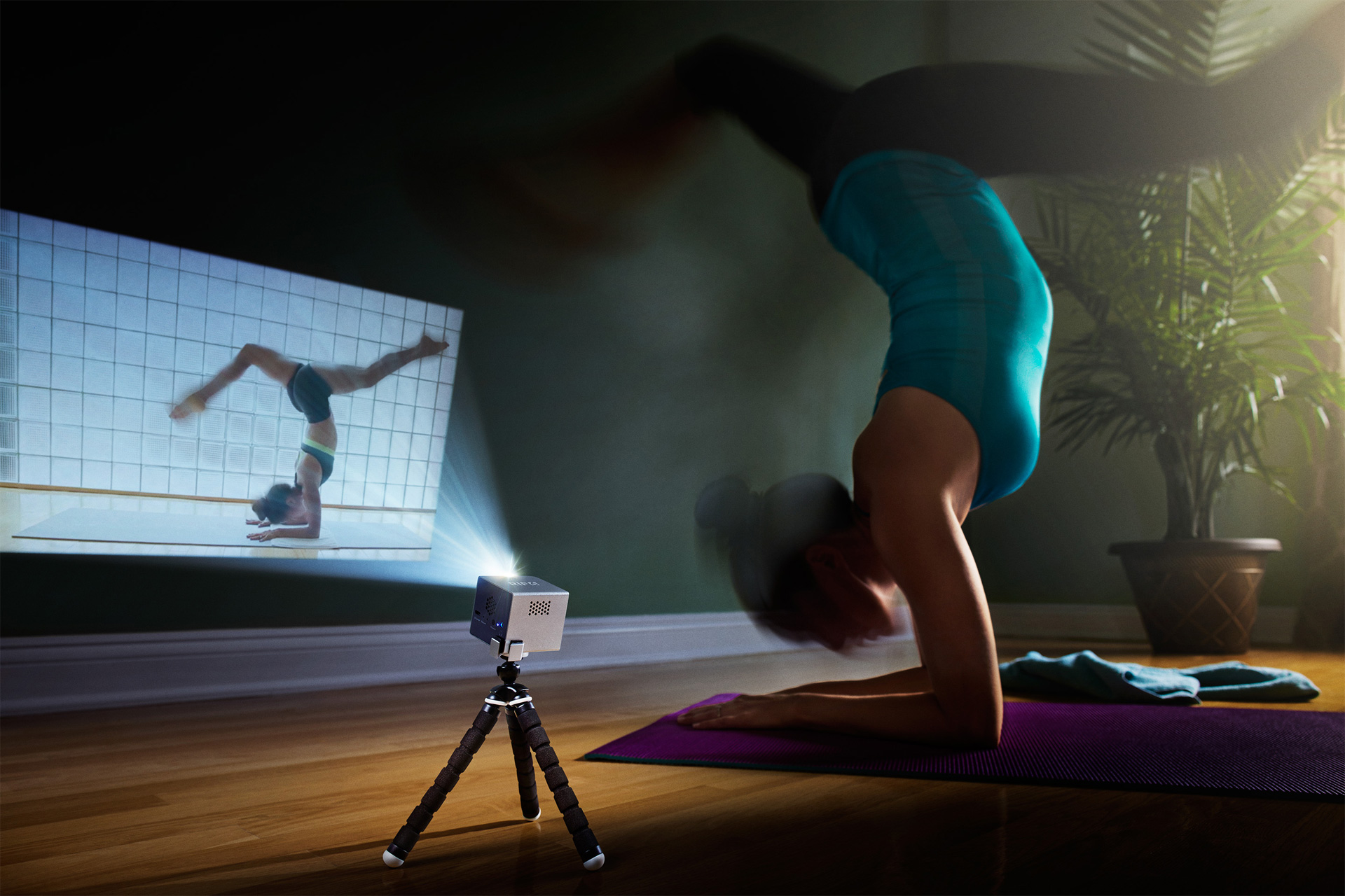 The RIF6 Cube, A Compact Projector Built for Portable Devices