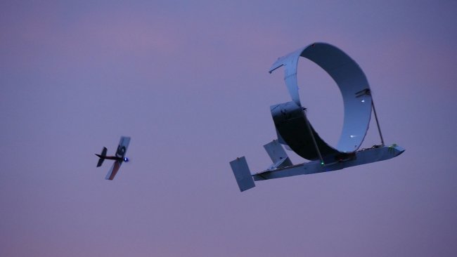 Model Airplane Designer Creates a Large Plane With a Single Circular ...