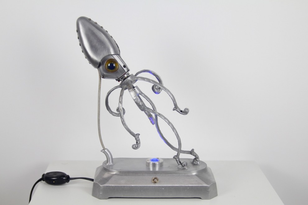 A Fascinating Interactive 360 Degree View Inside the Workshop of Found ...