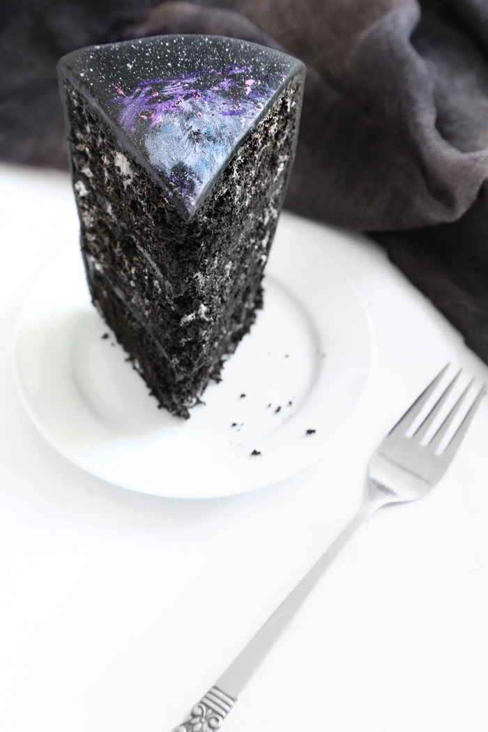 How to Make a Beautiful Space Themed Black Velvet Nebula Cake