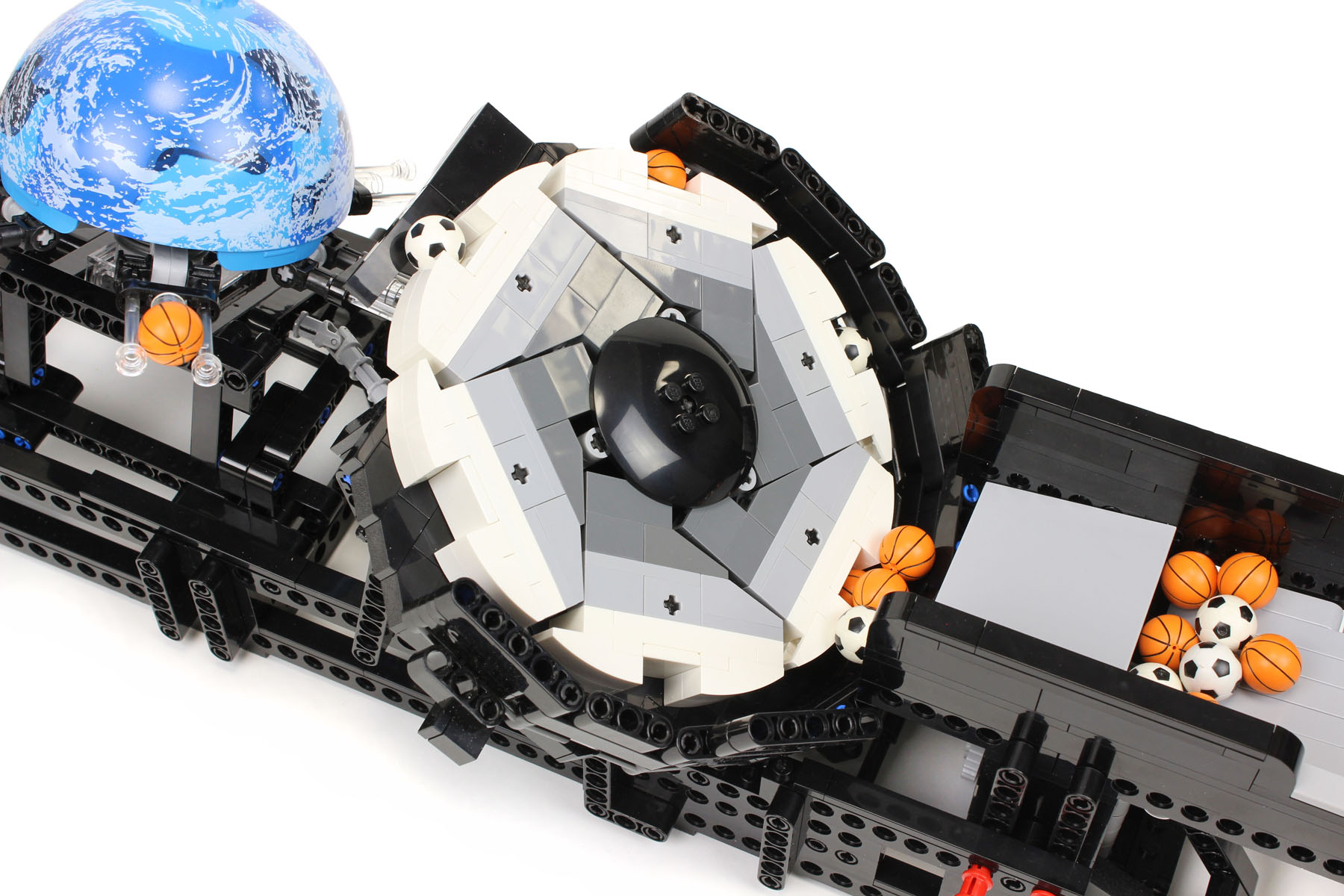 A LEGO Great Ball Contraption That Makes Balls Appear to Move in Orbit ...