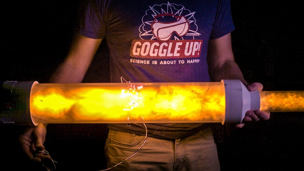 Amazing Slow Motion Video of Explosions Inside the Clear Combustion ...