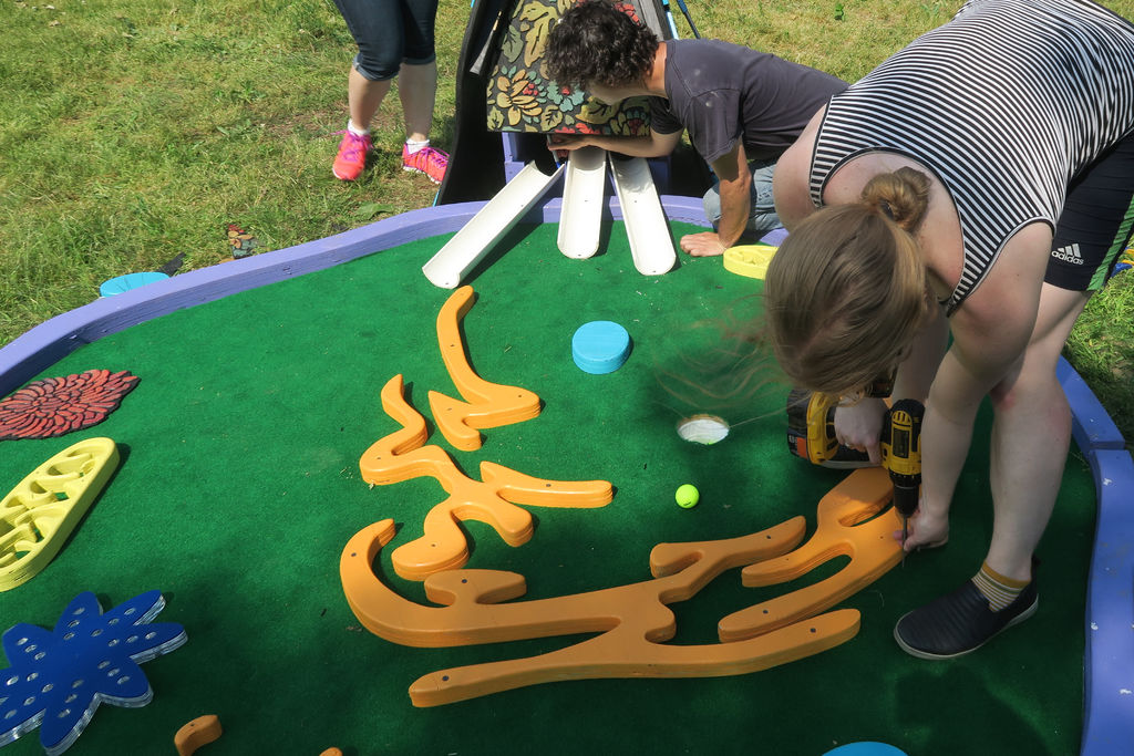 A Mini Golf Hole Designed to Look Like a Giant Human Cell