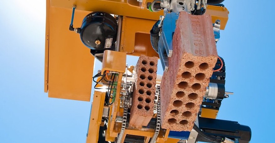 The Hadrian X Bricklaying Robot, A Construction Robot That Quickly ...